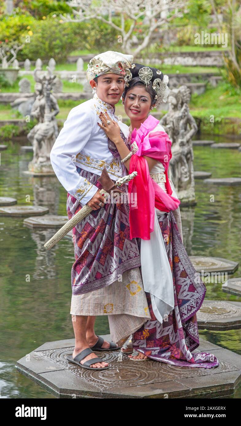 Balinese wedding couple in hi-res stock photography and images - Alamy