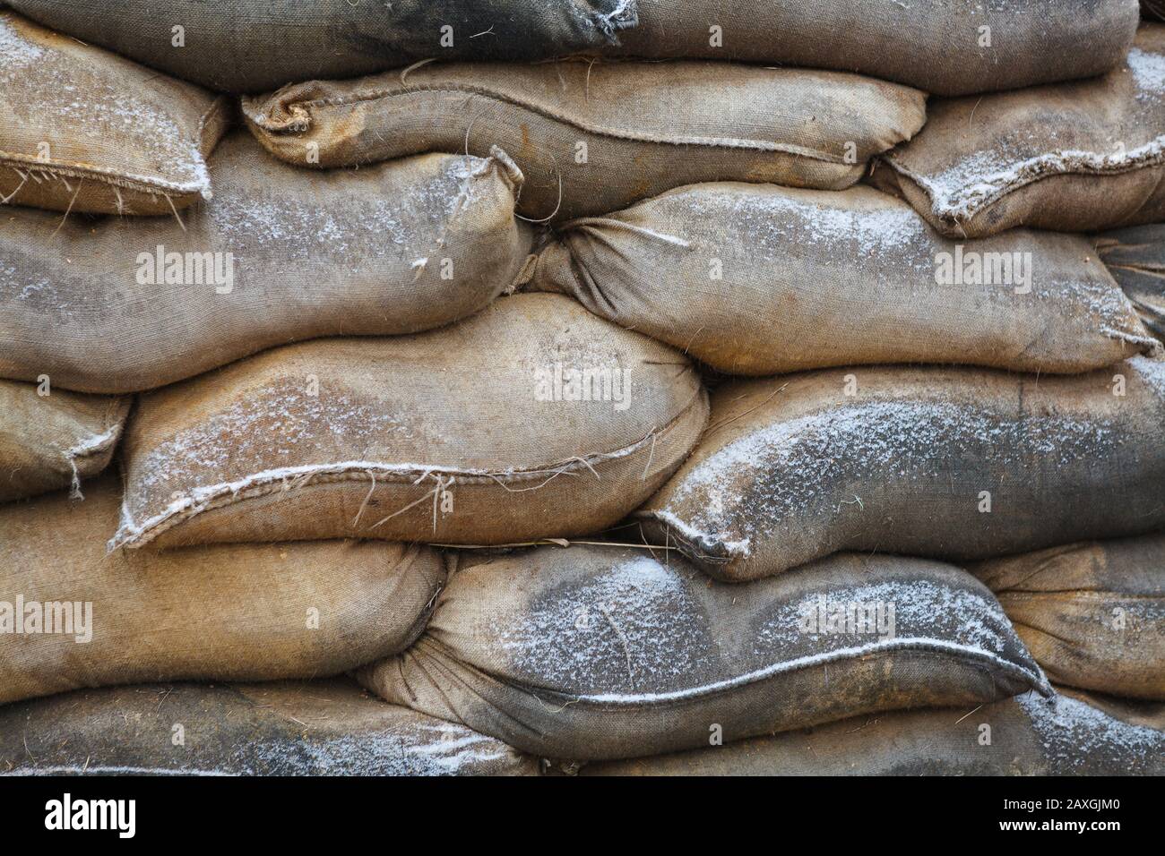 Sandbag wall army hi-res stock photography and images - Alamy