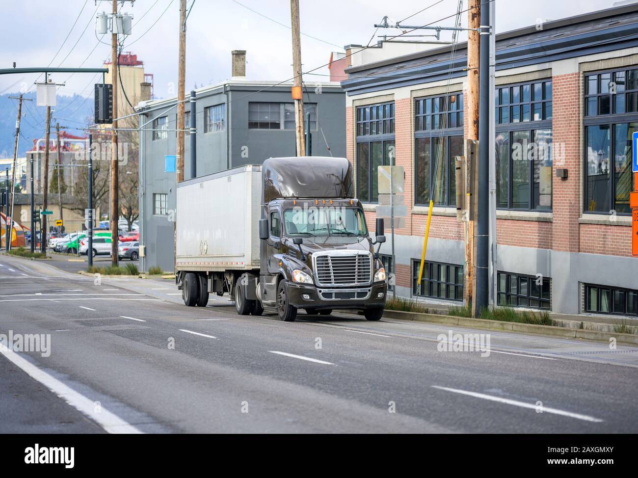 Short haul freight hi-res stock photography and images - Alamy