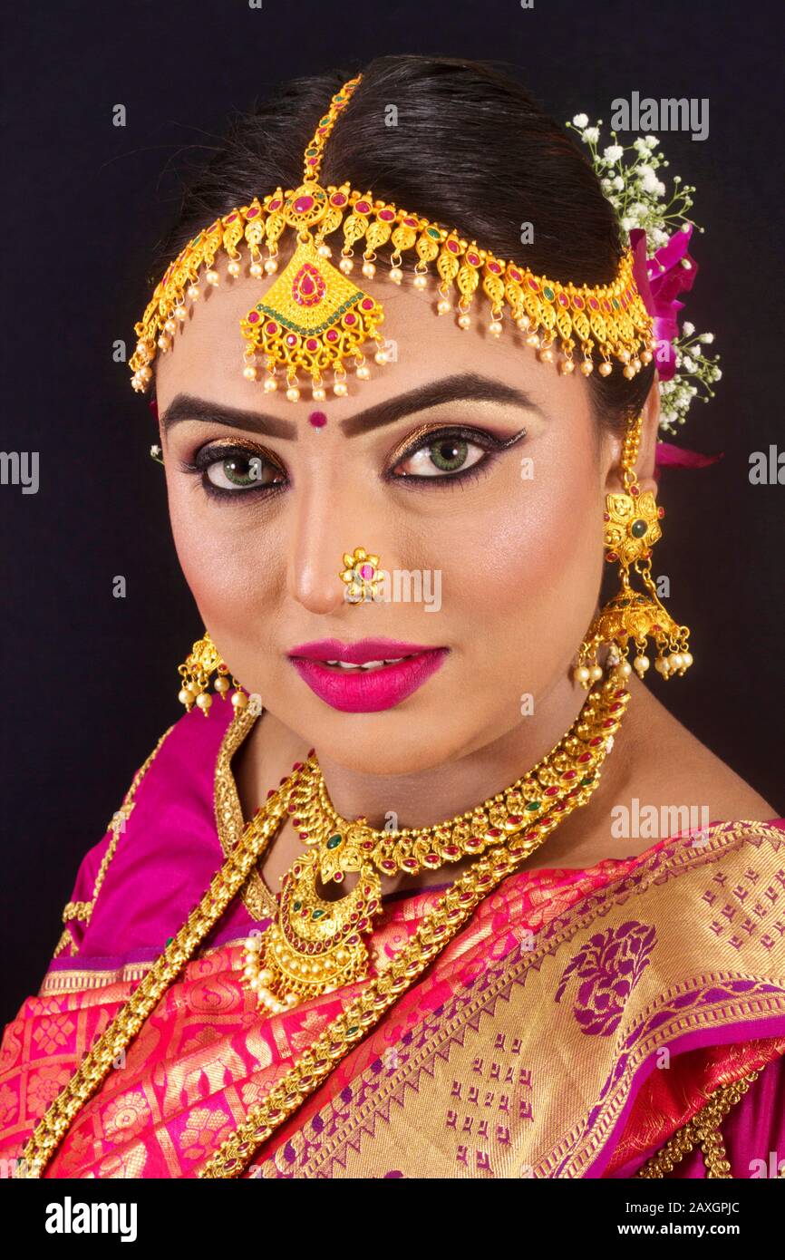 Bengali Woman Looking Saree High Resolution Stock Photography and ...
