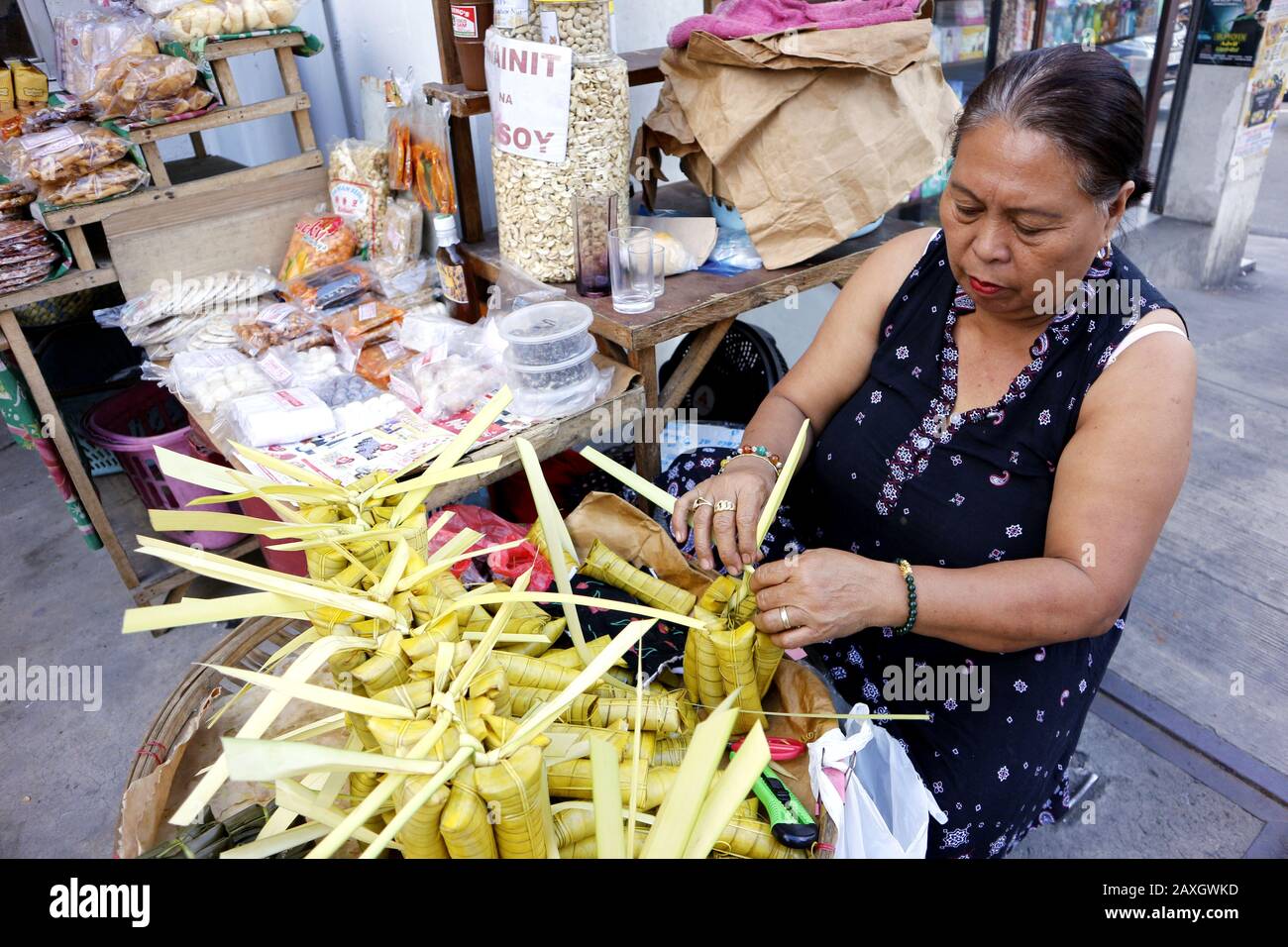 Filipino suman hi-res stock photography and images - Alamy