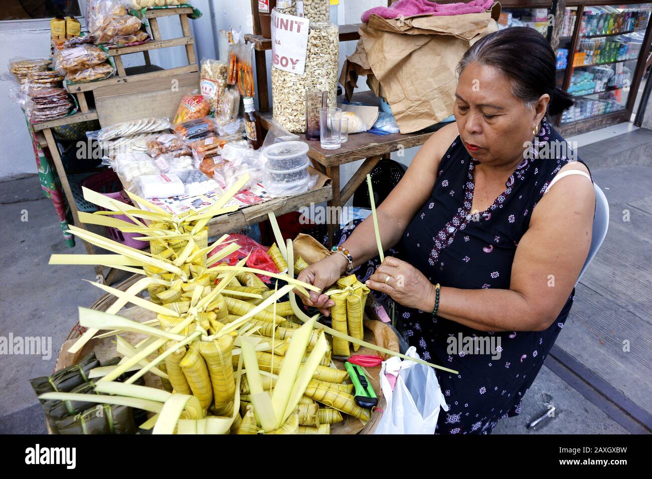Filipino suman hi-res stock photography and images - Alamy