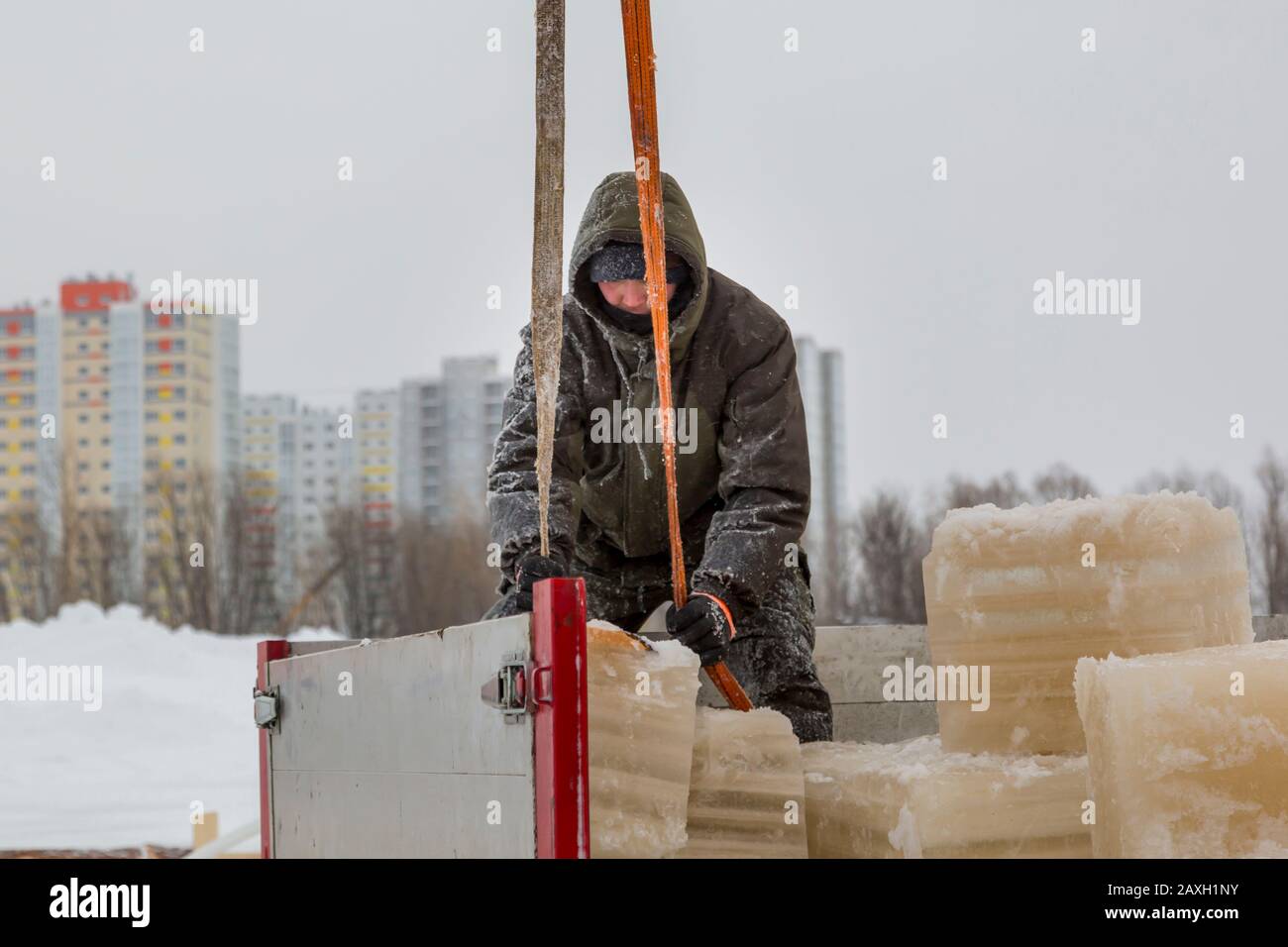 Ice construc tion hi-res stock photography and images - Alamy