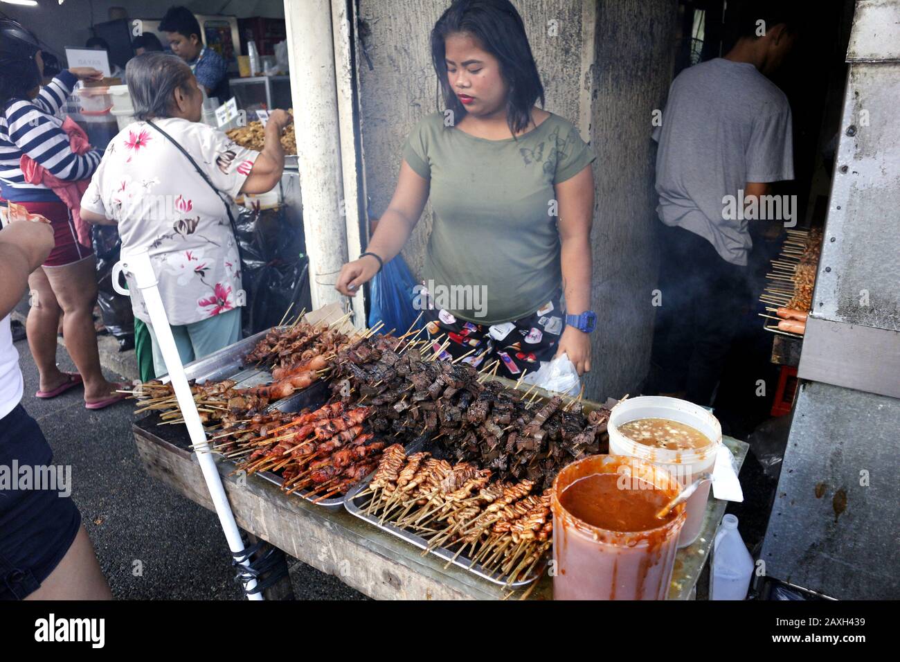 Food stall in manila philippines hi-res stock photography and images ...