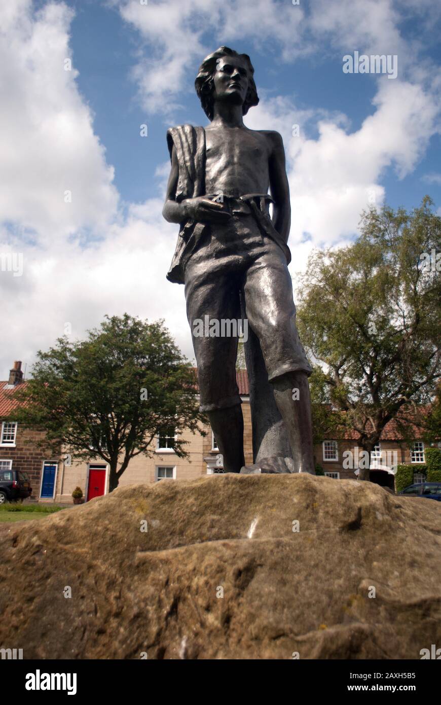 Statue young captain james cook hi-res stock photography and images - Alamy
