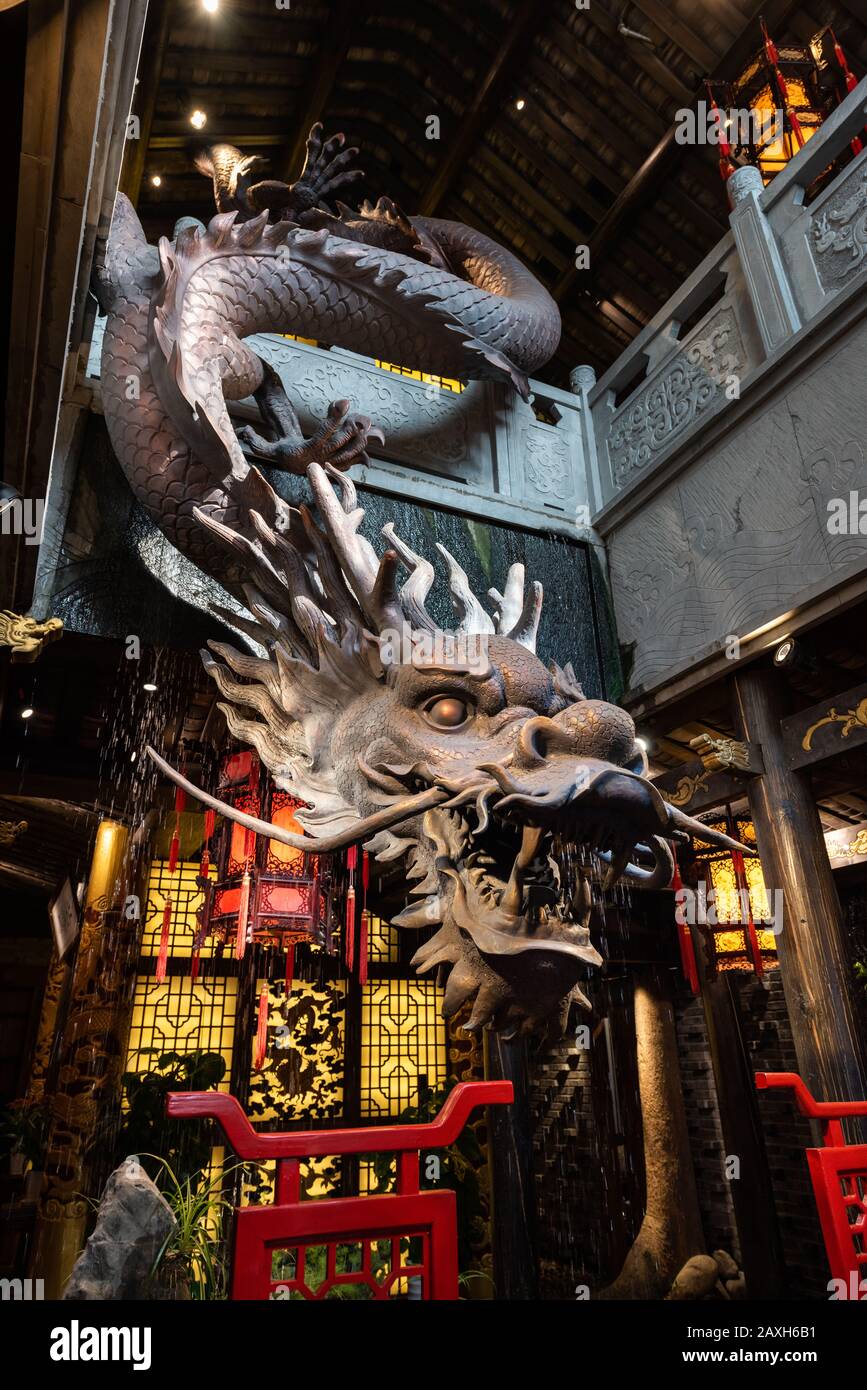 Bronze Chinese Dragon in the entrance Stock Photo - Alamy