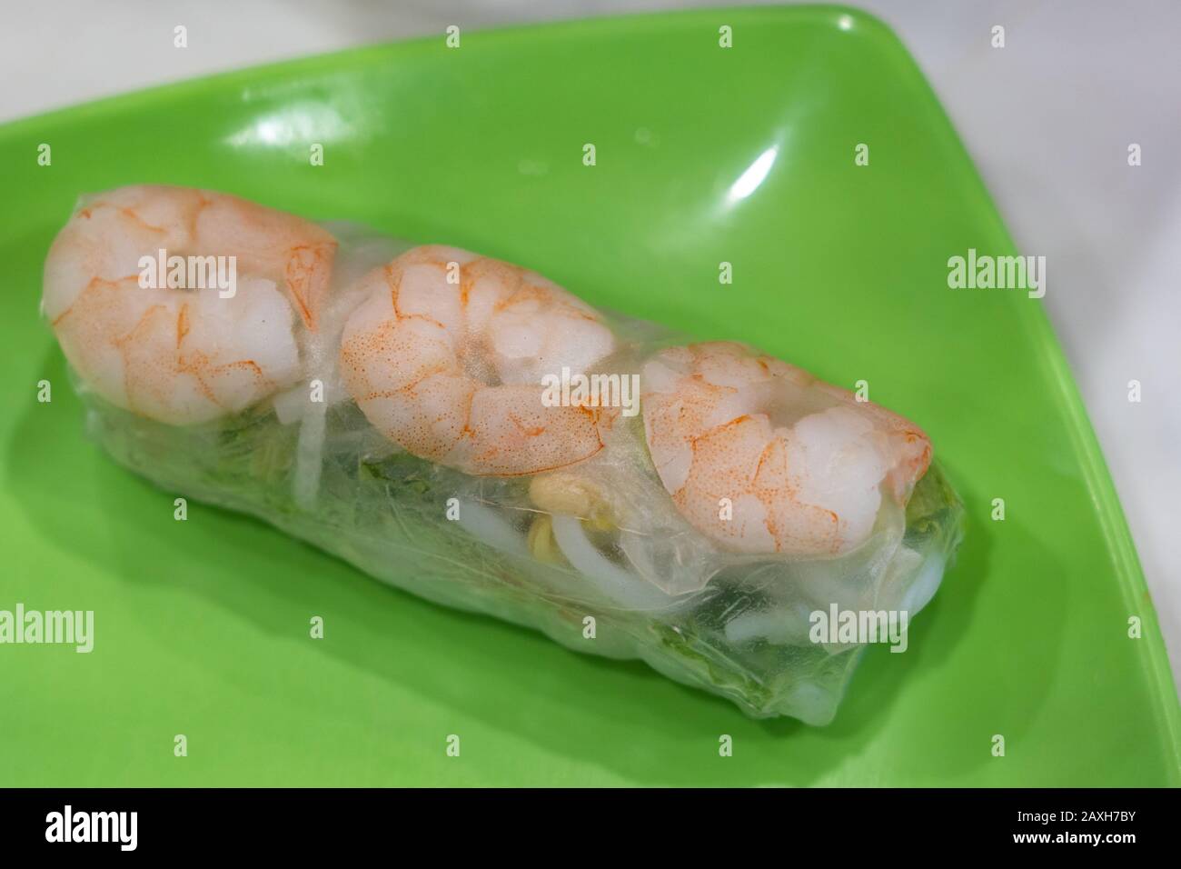 Vietnamese fresh prawn rice spring roll on the plate Stock Photo - Alamy