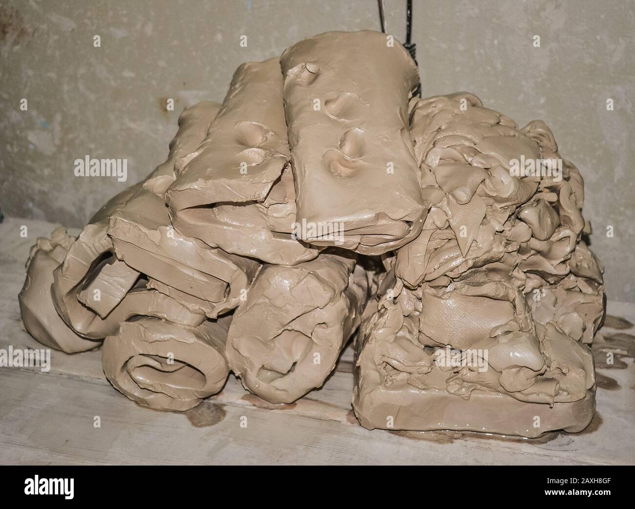 Wet white hi-res stock photography and images - Alamy