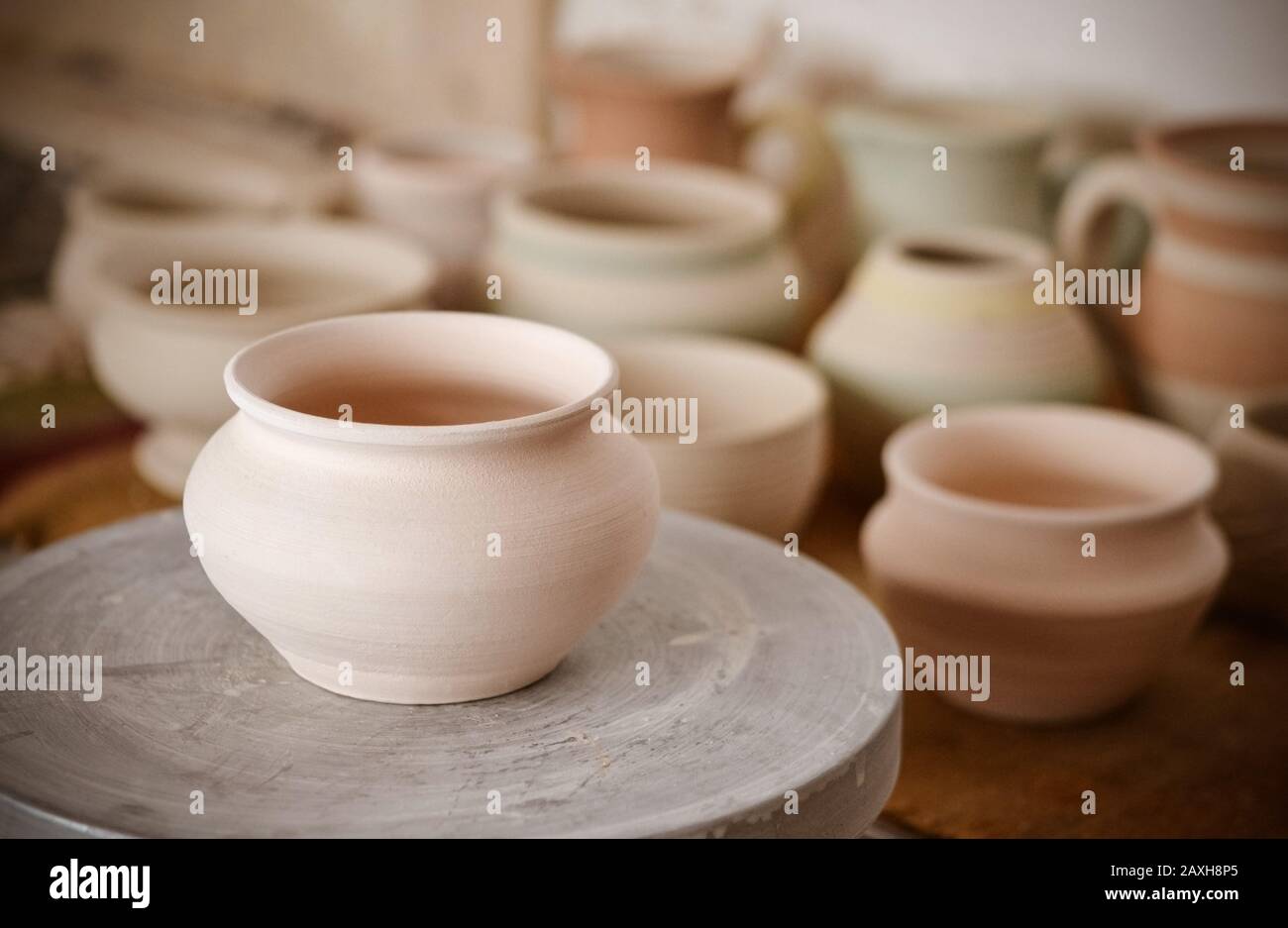 Ceramic vases pot pottery hi-res stock photography and images - Alamy