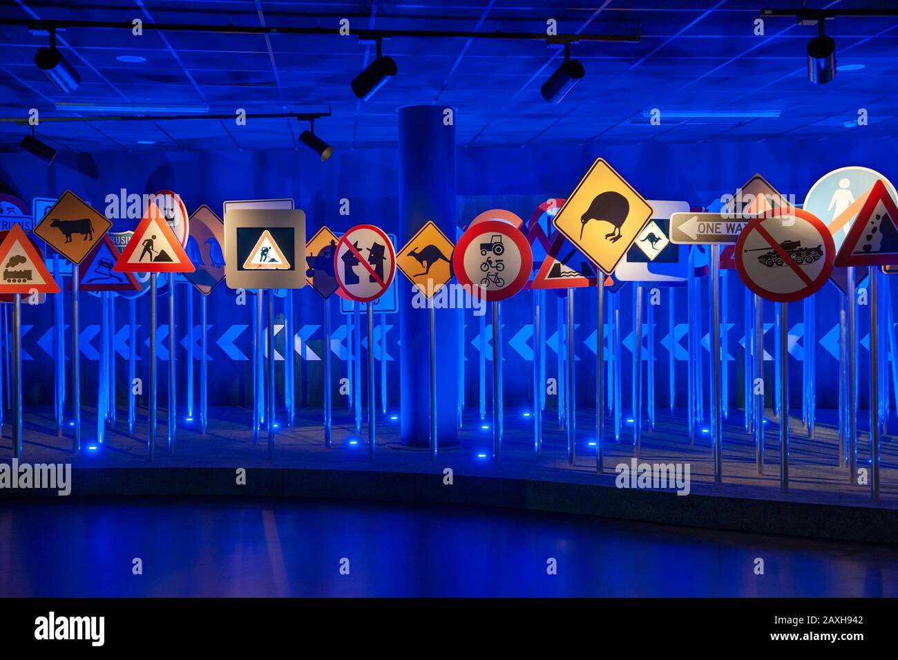 Driving school sign board hi-res stock photography and images - Alamy