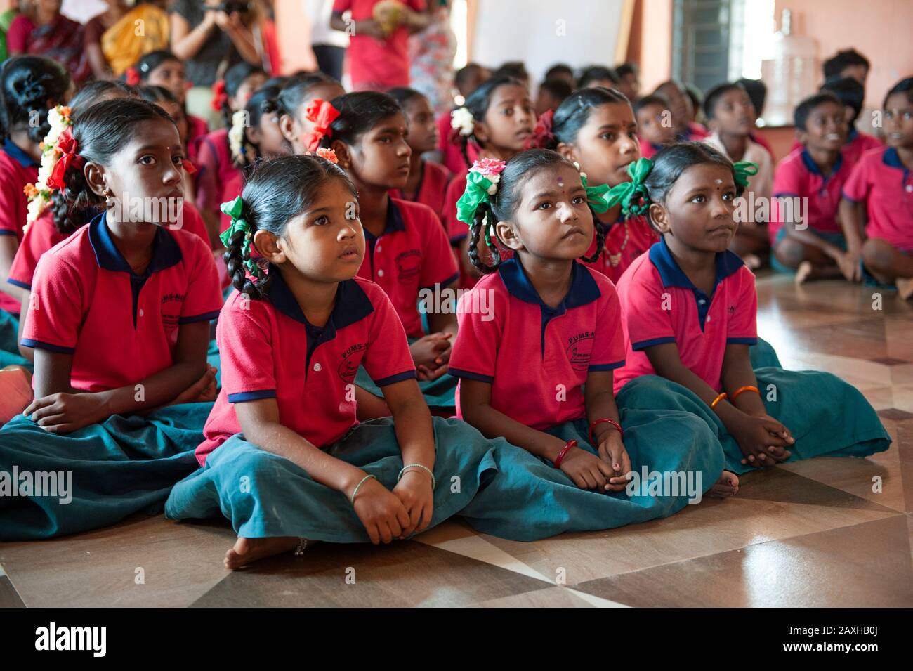 Indian school girls classroom hi-res stock photography and images - Alamy