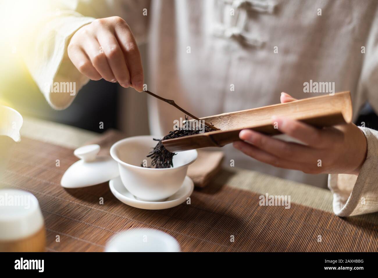Traditional Chinese pouring tea leaf ceremony Stock Photo - Alamy