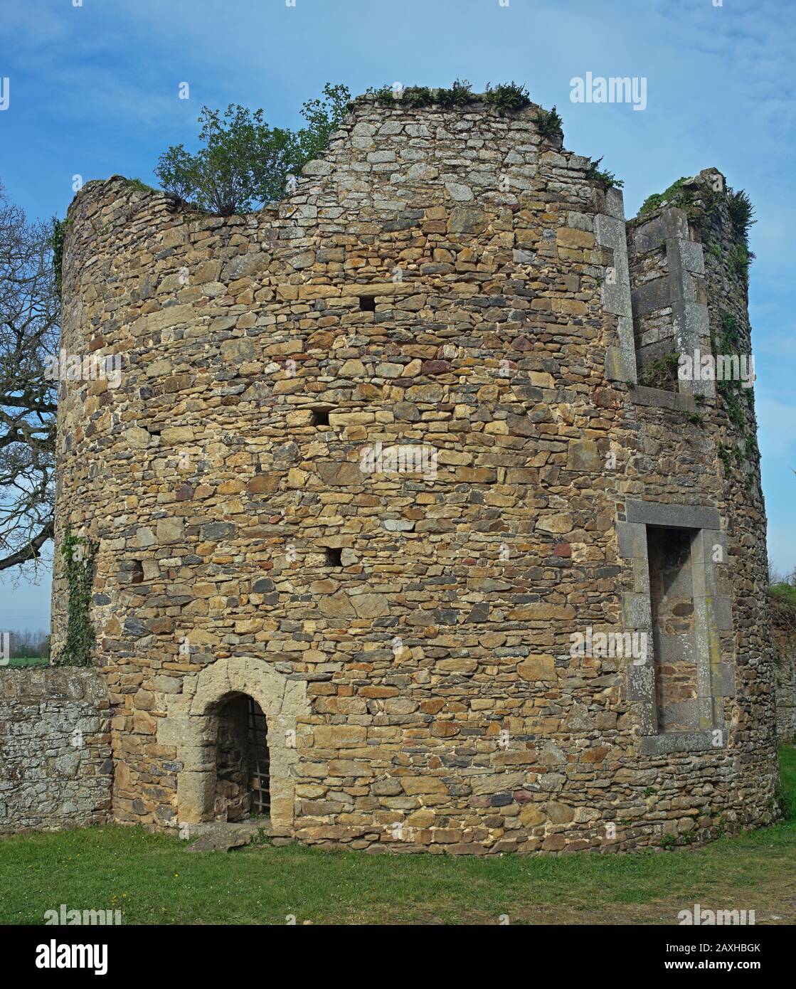 16th century stone structure hi-res stock photography and images - Alamy