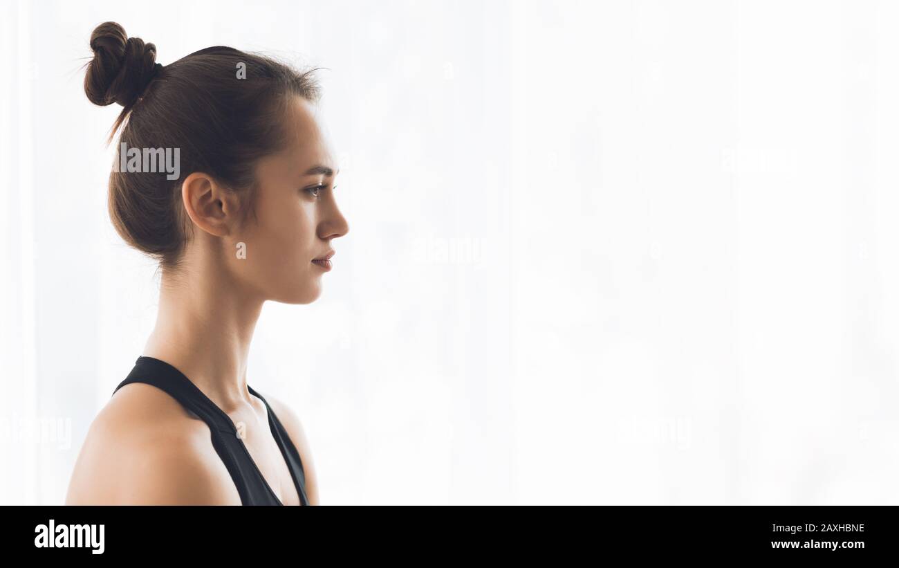 Side view of relaxed caucasian woman posing Stock Photo - Alamy