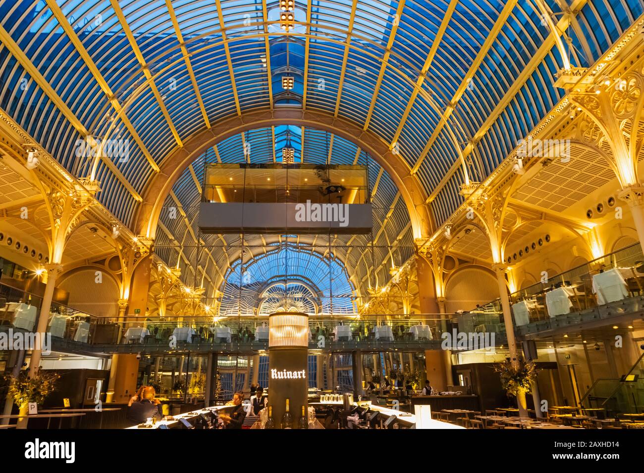 Royal opera house london interior hi-res stock photography and images ...