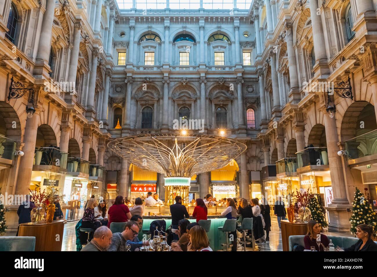 England, London, The City of London, The Royal Exchange, Customers ...