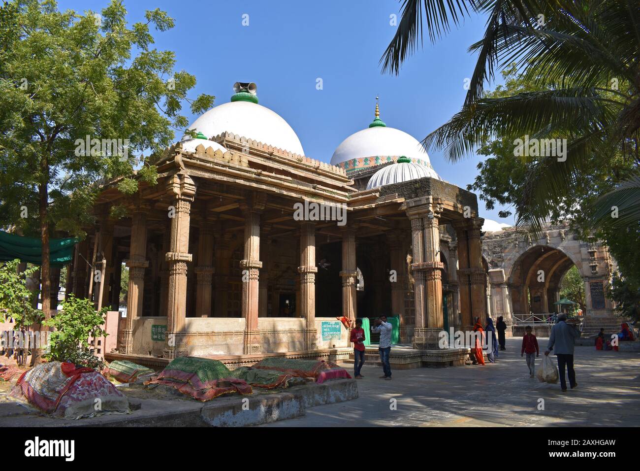Qutub ul alam hi-res stock photography and images - Alamy