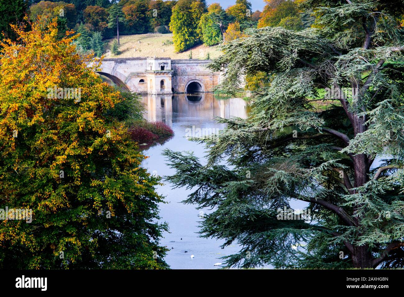 Baroque Grand Bridge by John Vanbrugh at Blenheim Palace, Woodstock ...