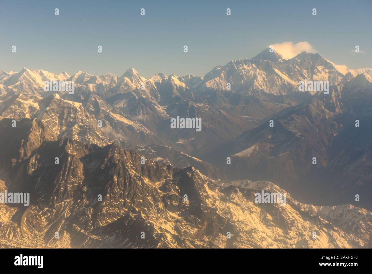 Mount everest aerial hi-res stock photography and images - Alamy