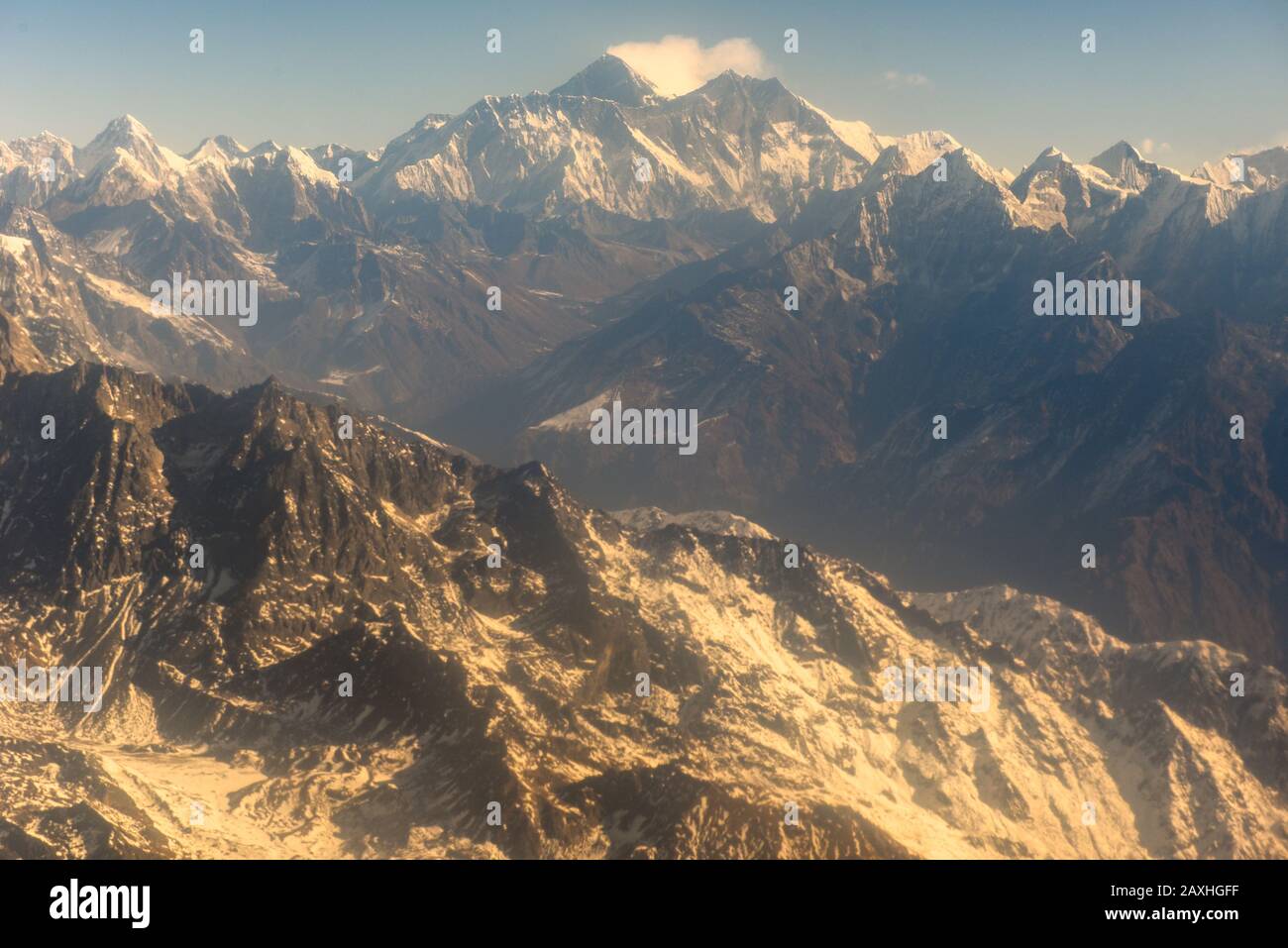 Aerial view mount everest hi-res stock photography and images - Alamy
