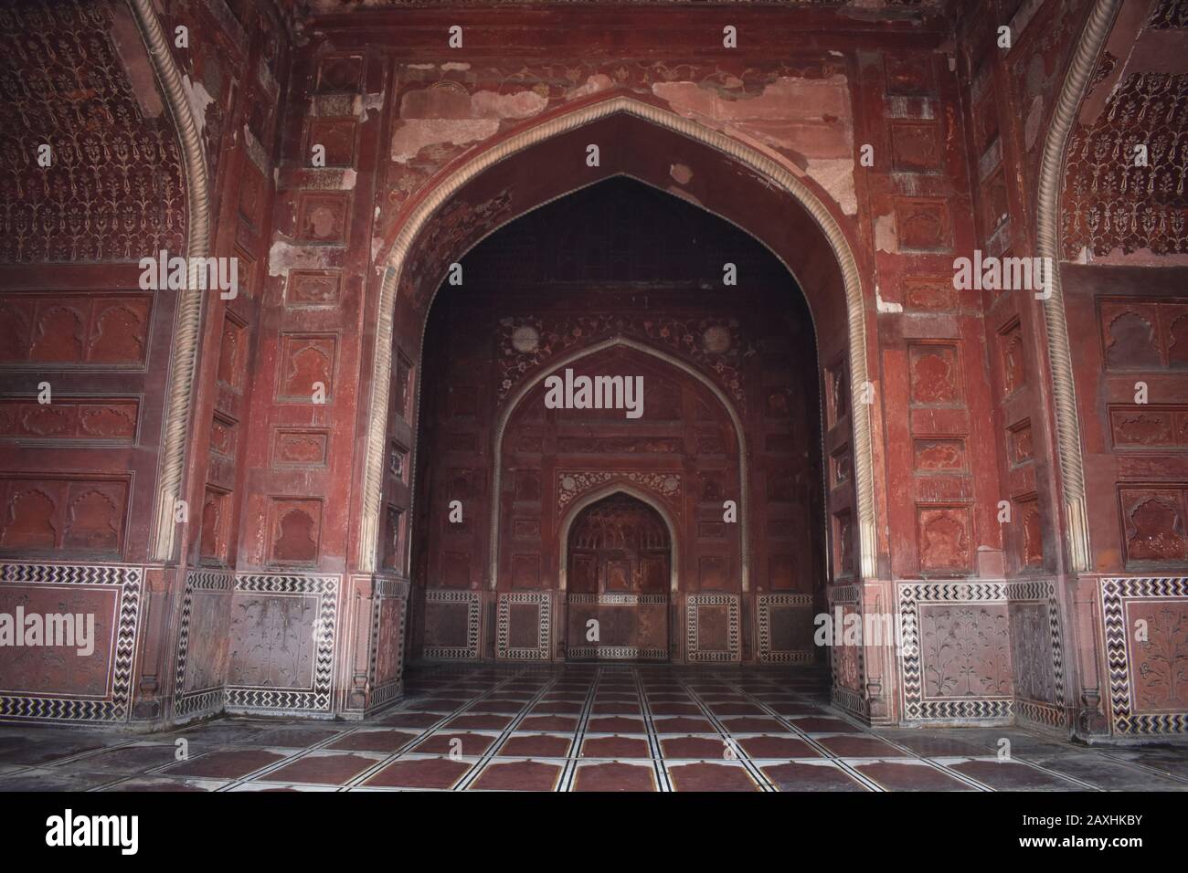 Inside taj mahal mausoleum hi-res stock photography and images - Alamy