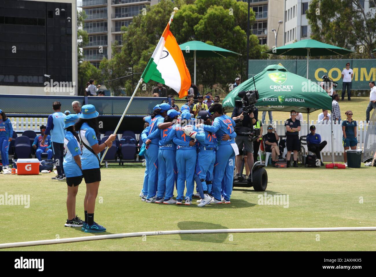Indian cricket team huddle hi-res stock photography and images - Alamy