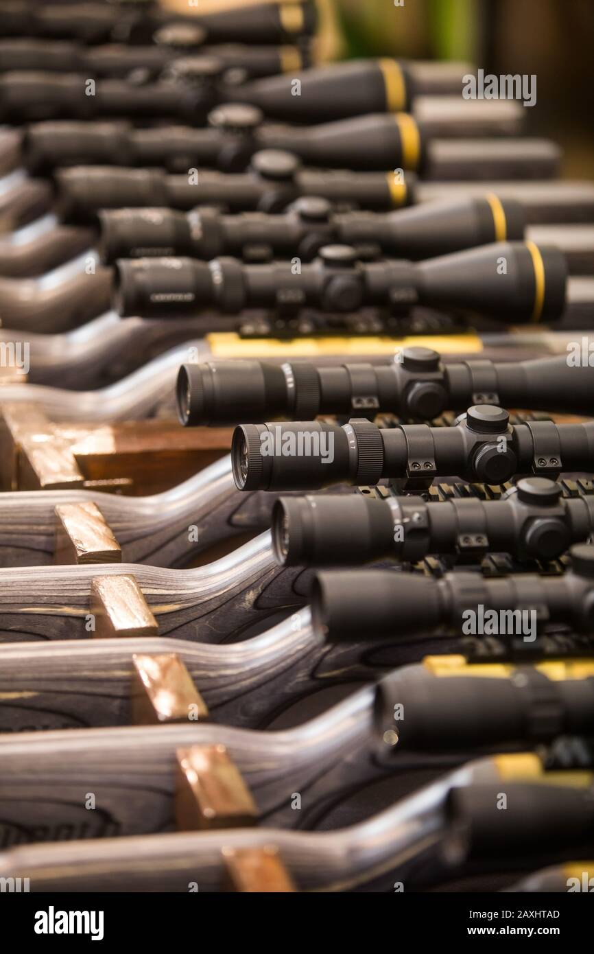 Rifle scopes hi-res stock photography and images - Alamy