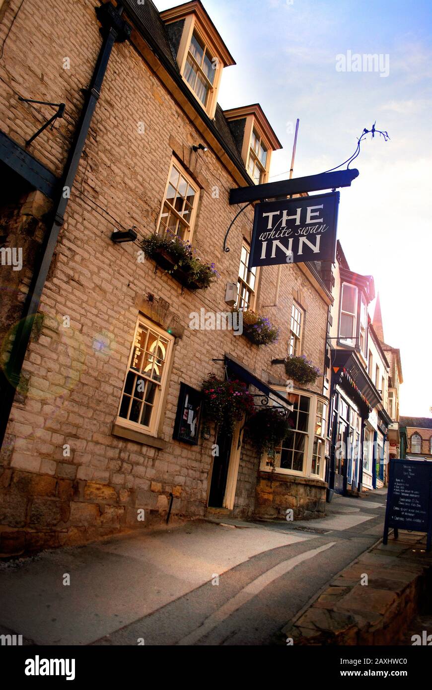 Pickering swan inn yorkshire hi-res stock photography and images - Alamy