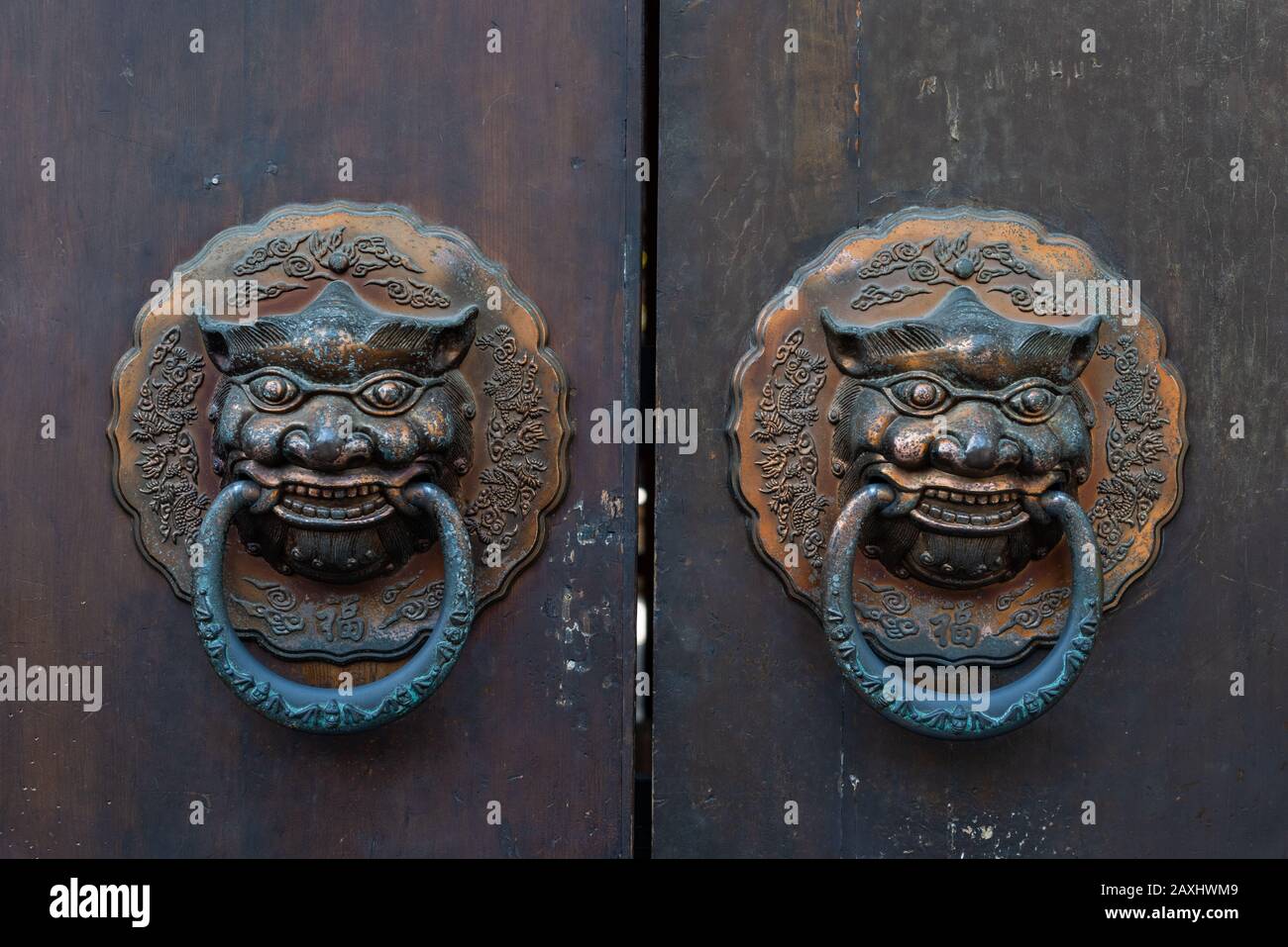 Chinese traditional door handle on wooden door Stock Photo - Alamy