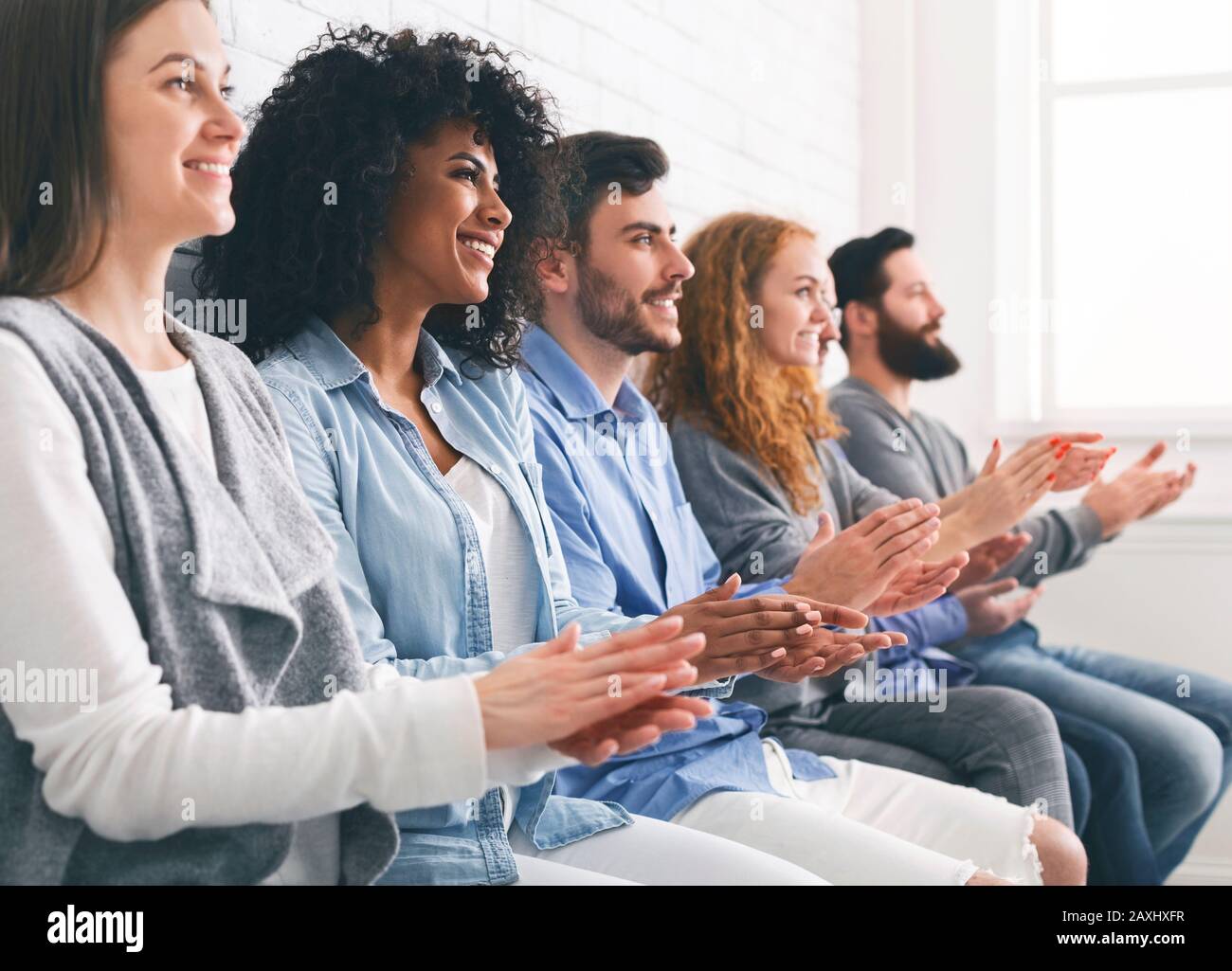 African american workshop training hi-res stock photography and images ...