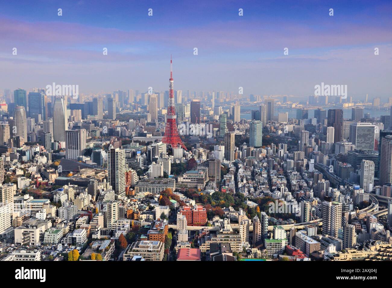 Tokyo modern landmarks roppongi hi-res stock photography and images - Alamy