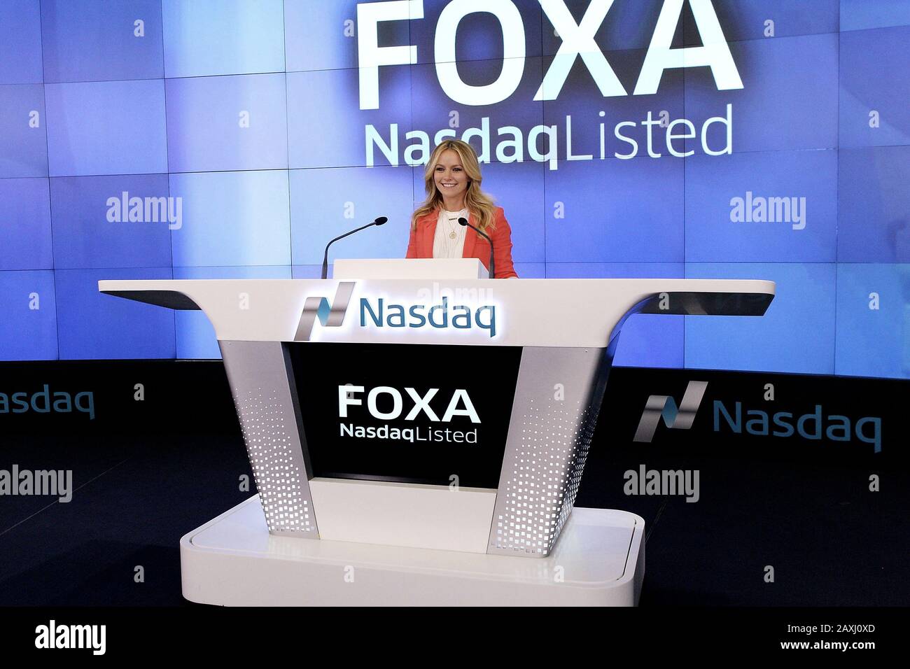 Loners hi-res stock photography and images - Alamy