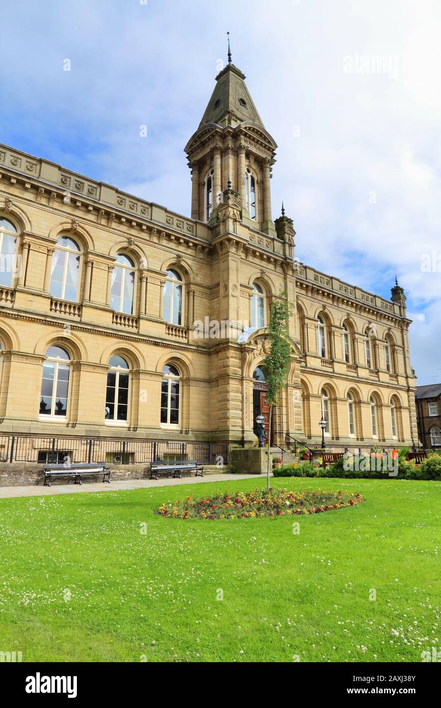 Saltaire - Victorian model village in Shipley (England) listed as ...