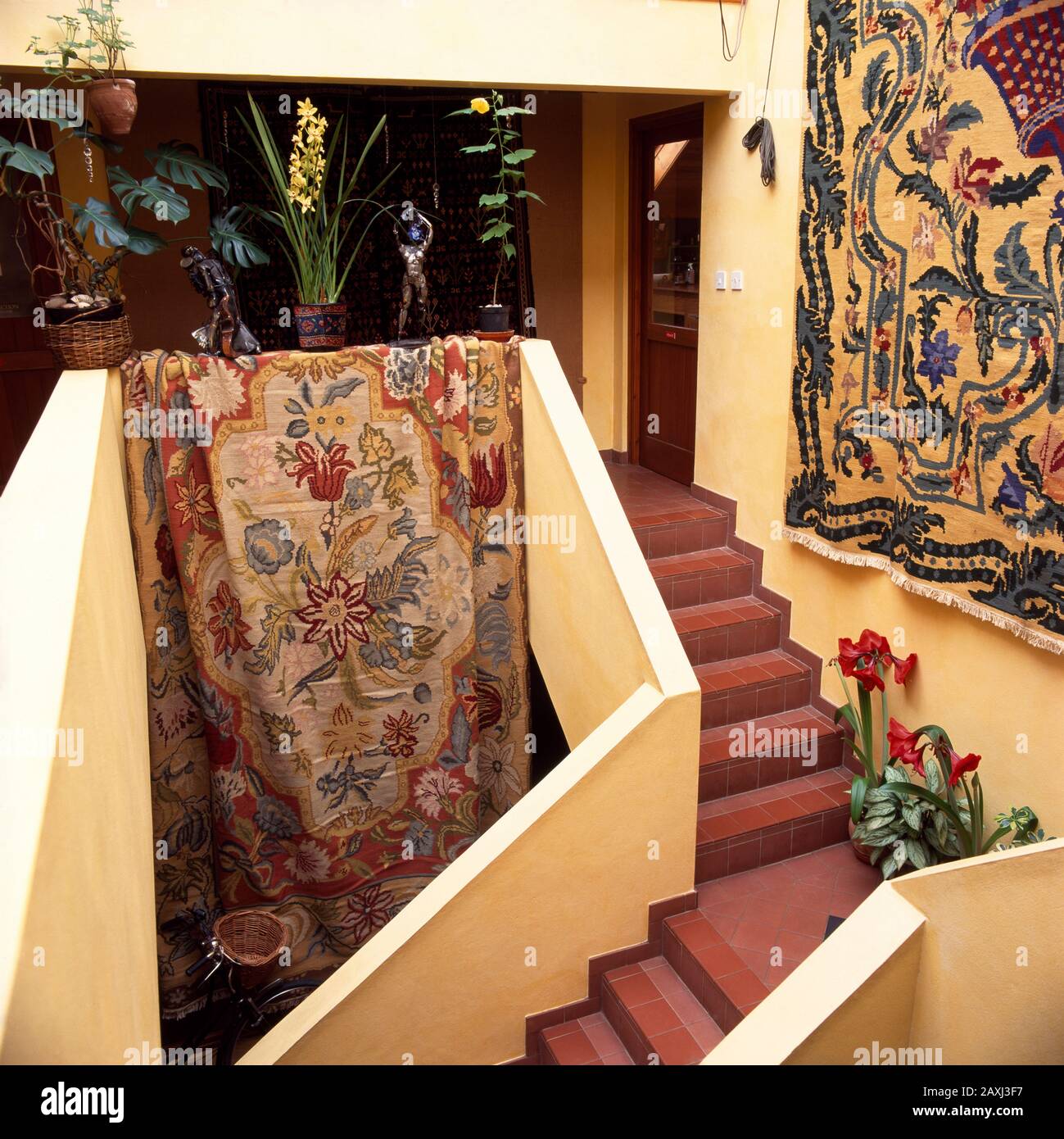 Modern tapestry hi-res stock photography and images - Alamy