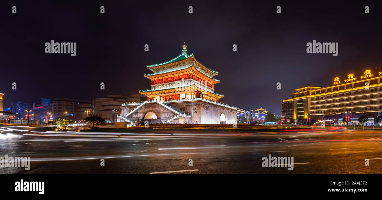 Chinese temple gate hi-res stock photography and images - Alamy