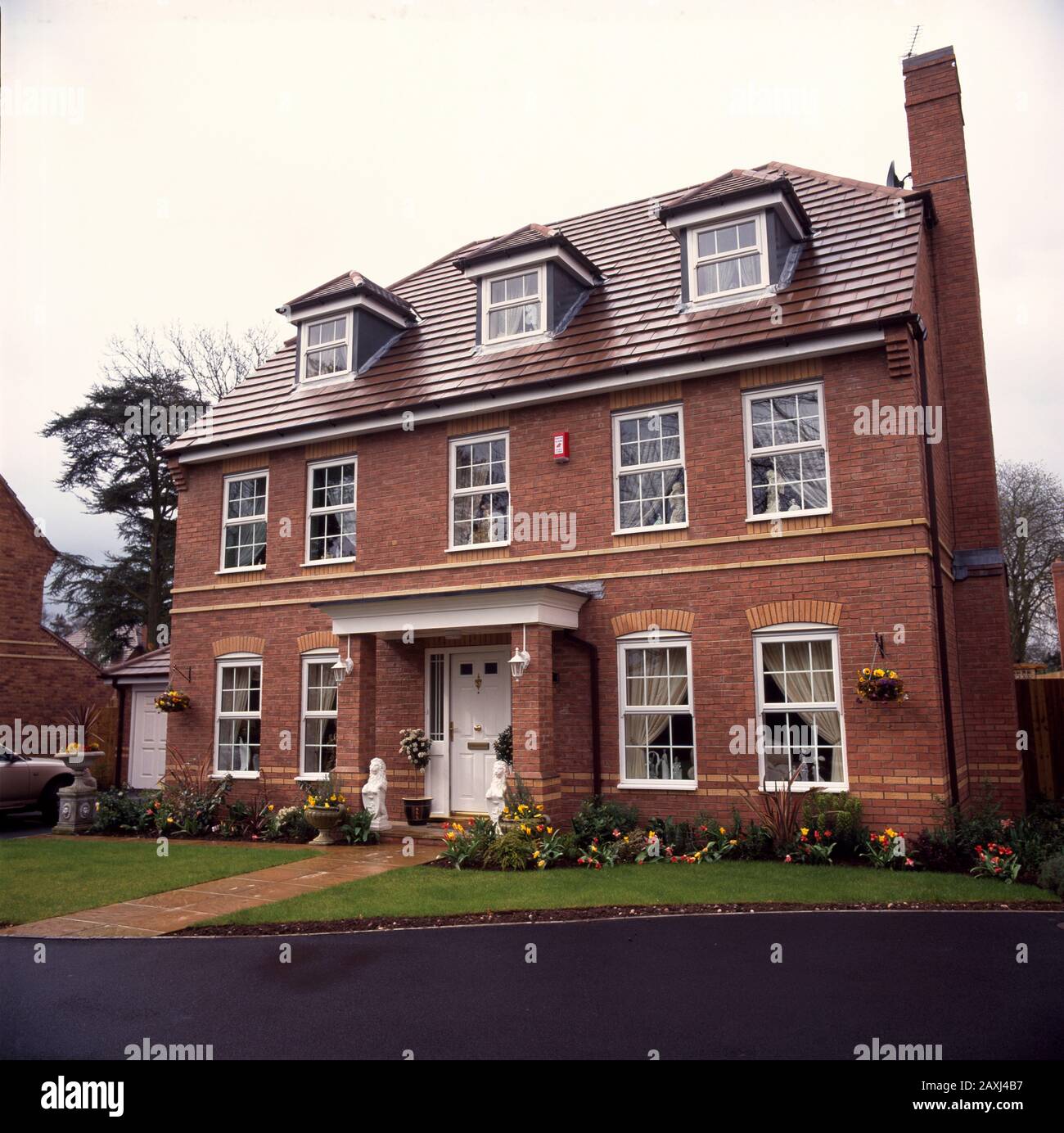 Exterior of large detached residence Stock Photo - Alamy