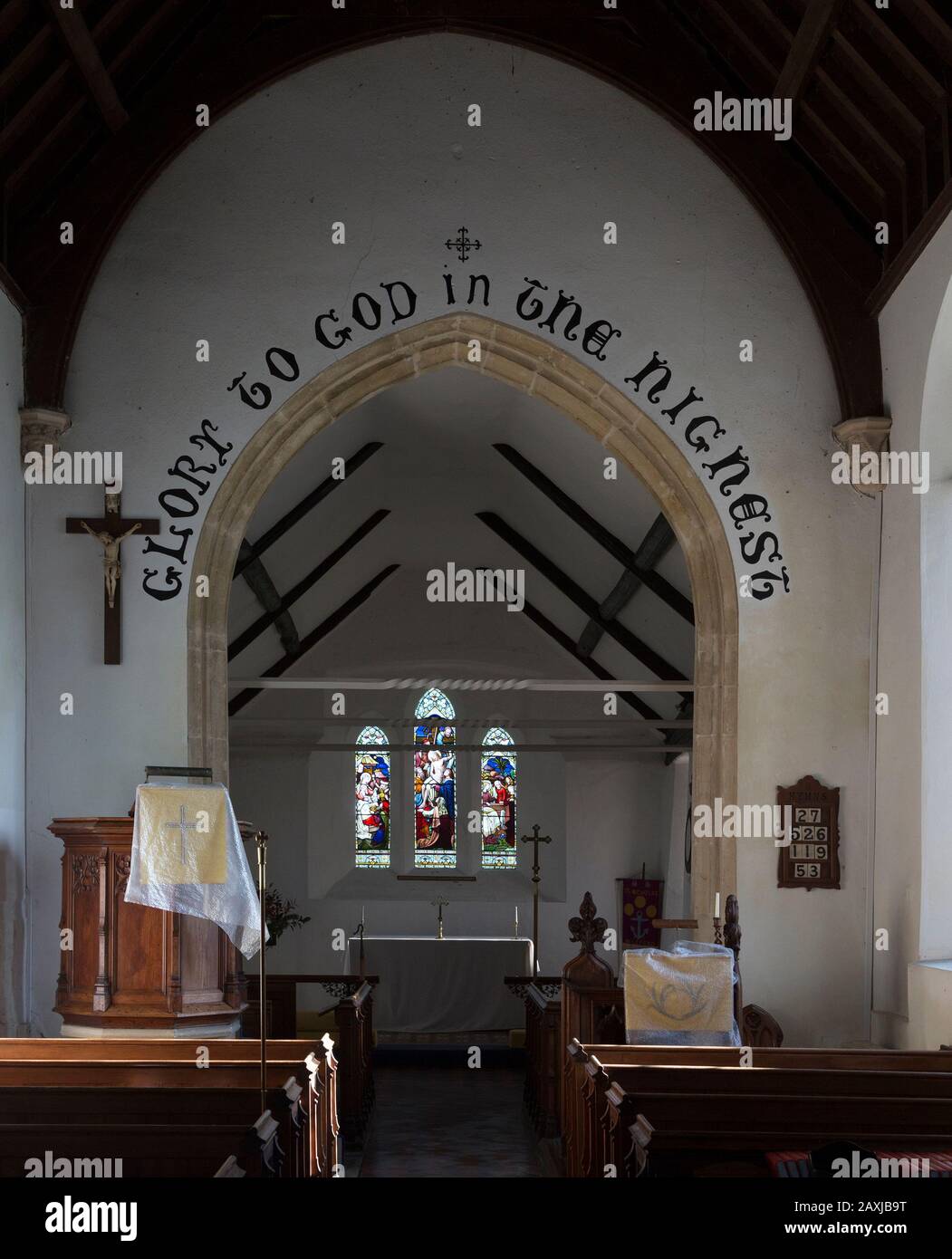 The 13th century chancel arch hi-res stock photography and images - Alamy