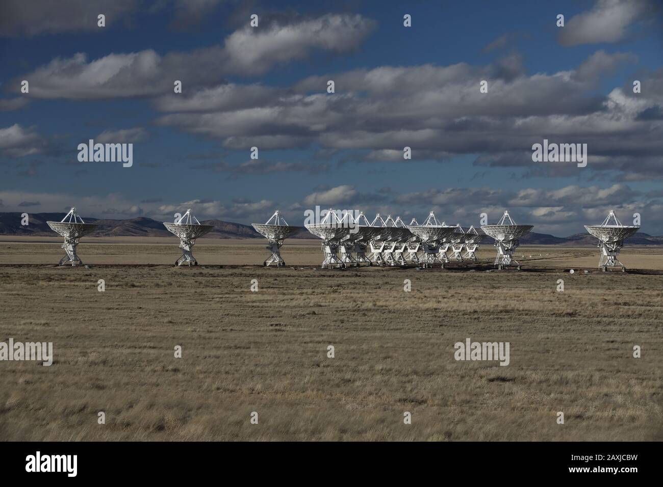 Very Large Array satellite dishes t in New Mexico, USA Stock Photo - Alamy