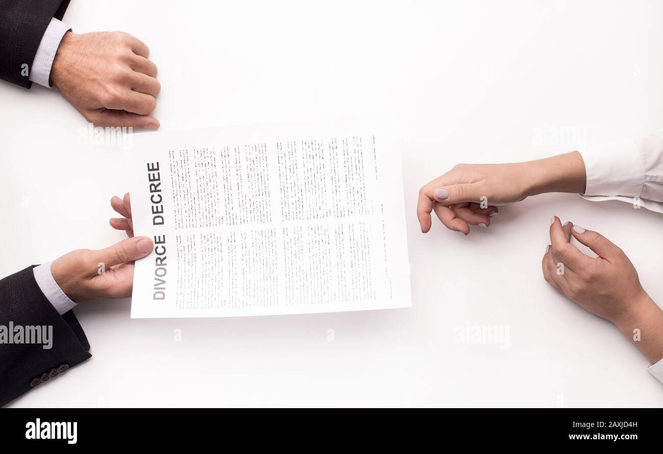 Divorce documents hi-res stock photography and images - Alamy