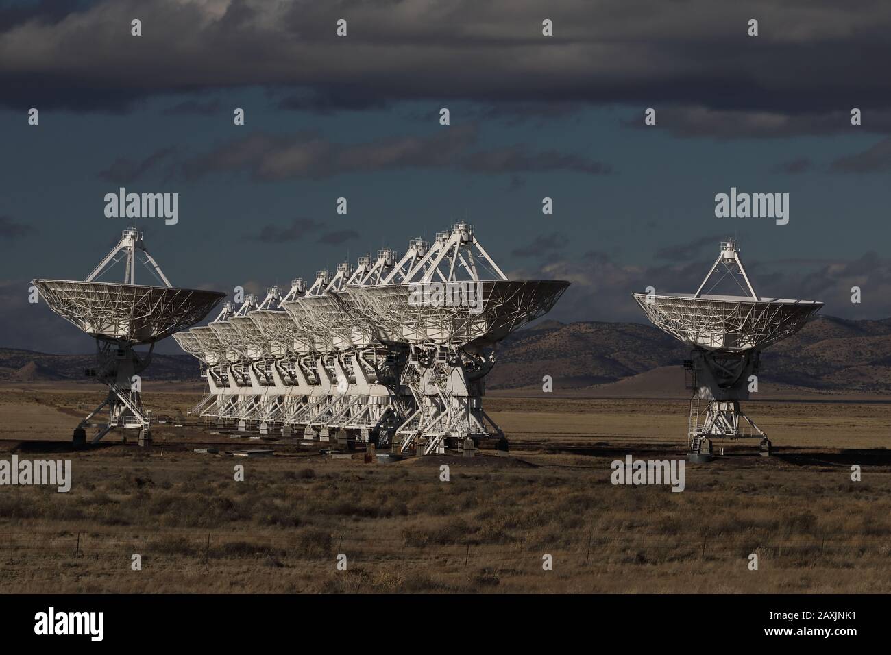 Array satellite radio antenna dishes hi-res stock photography and ...