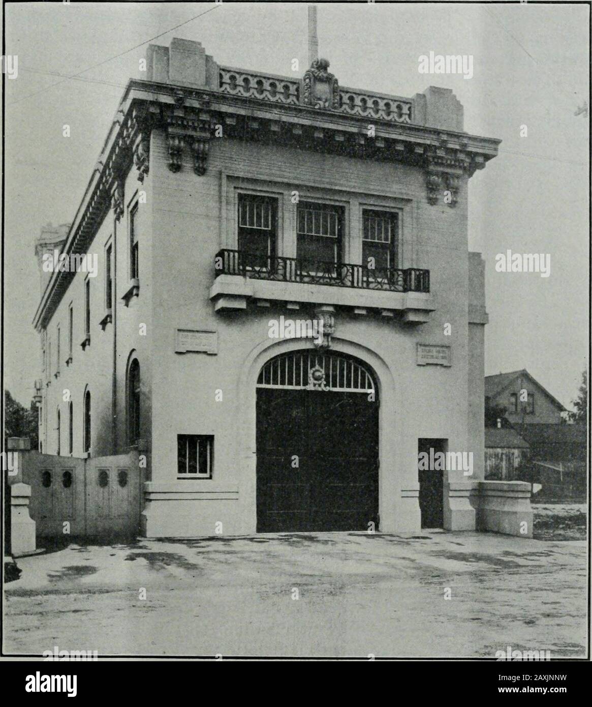 Poor workmanship hi-res stock photography and images - Alamy