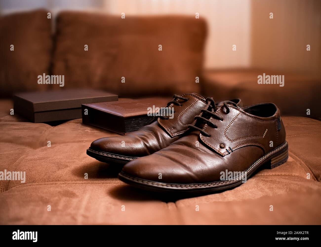 Man classic shoes close hi-res stock photography and images - Alamy