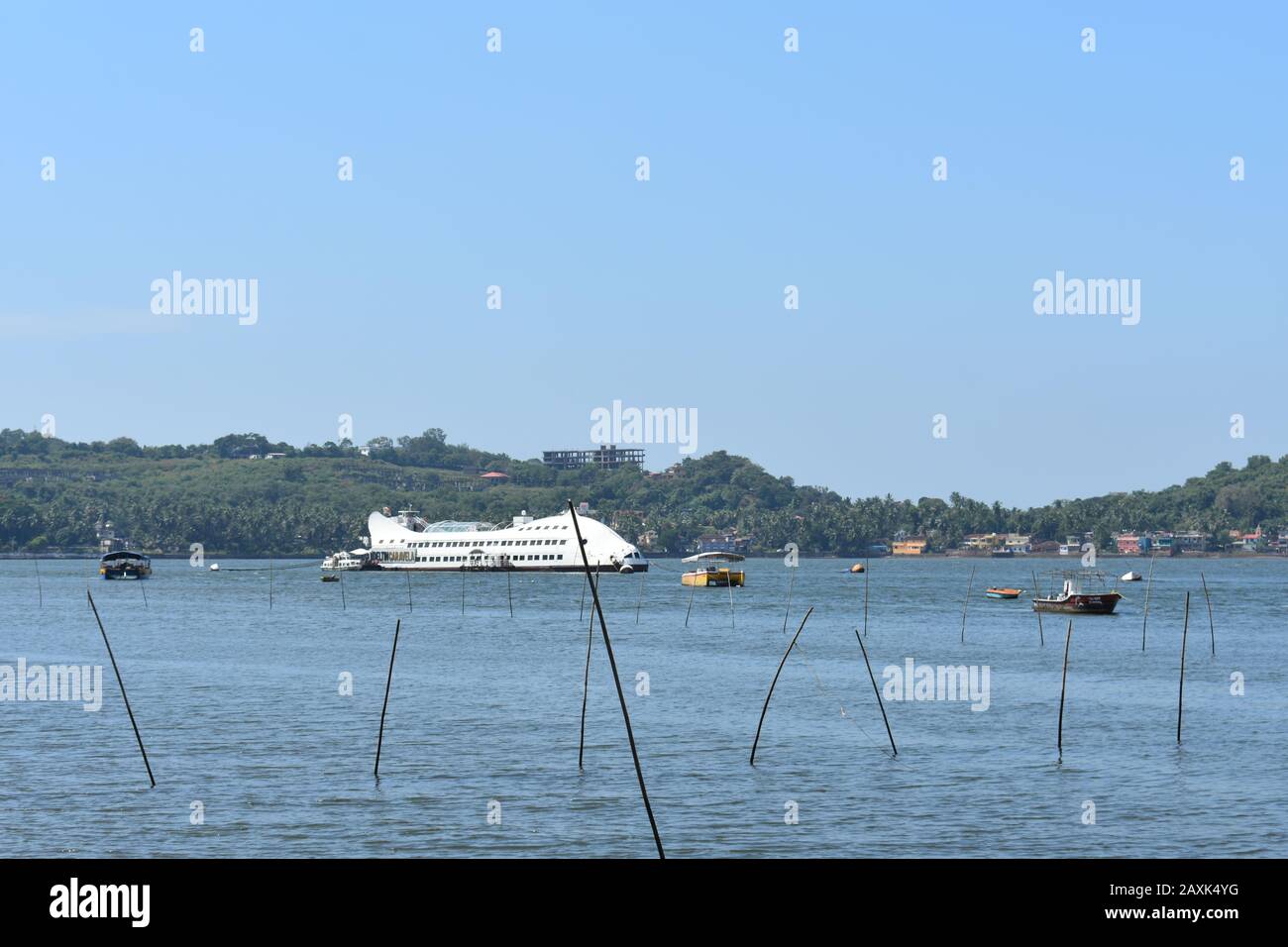Harbored boat hi-res stock photography and images - Alamy