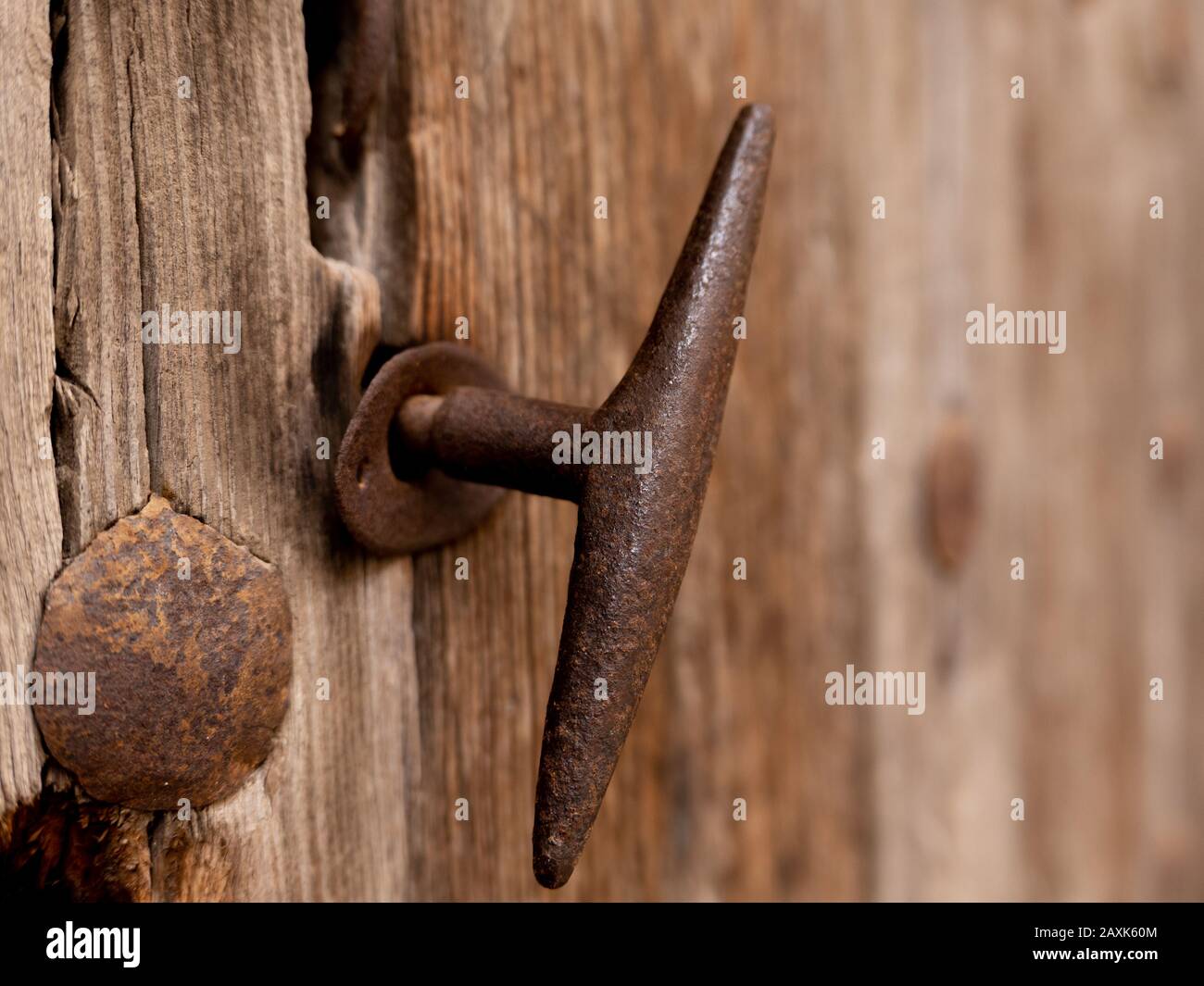 Old metal door rivets hi-res stock photography and images - Alamy