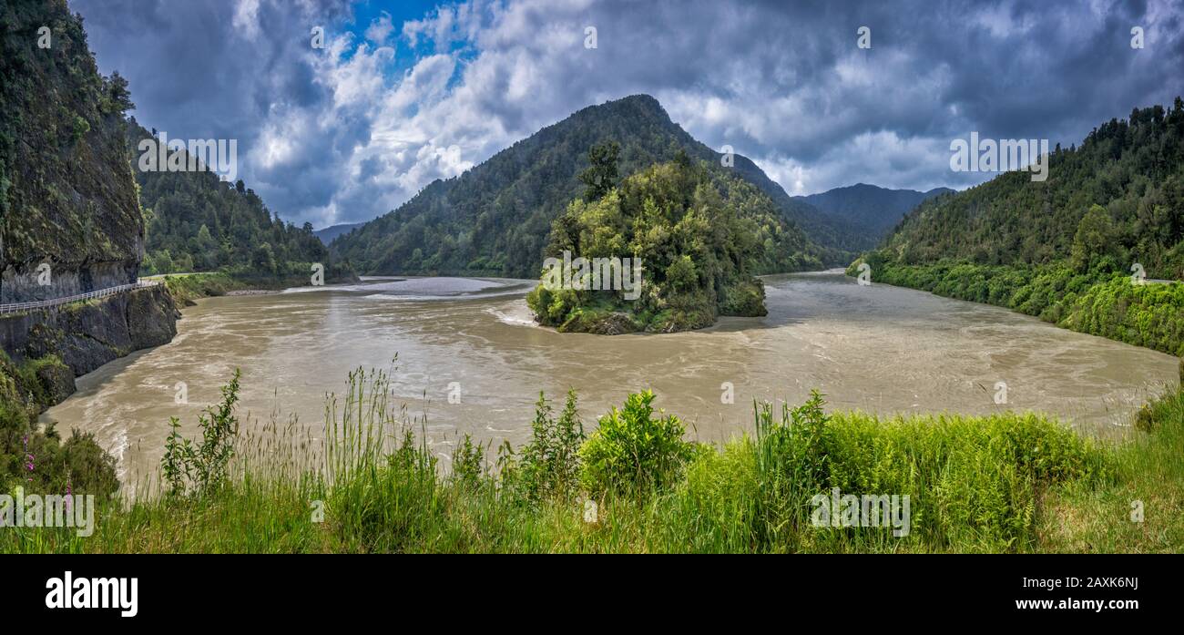 River meander hi-res stock photography and images - Alamy