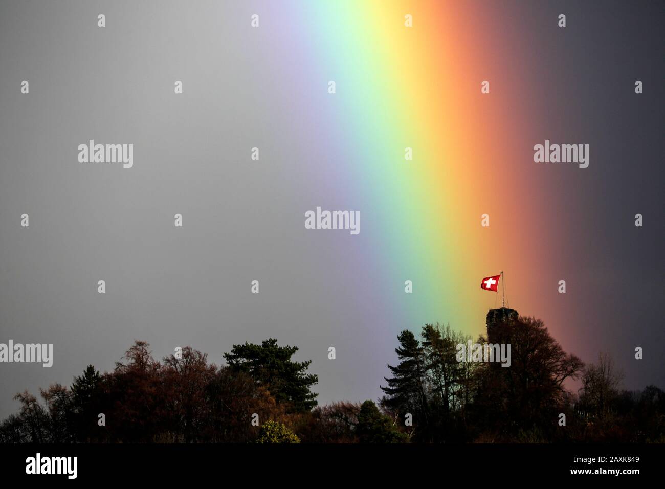 Rheinecker Burgstock mit Regenbogen Stock Photo - Alamy