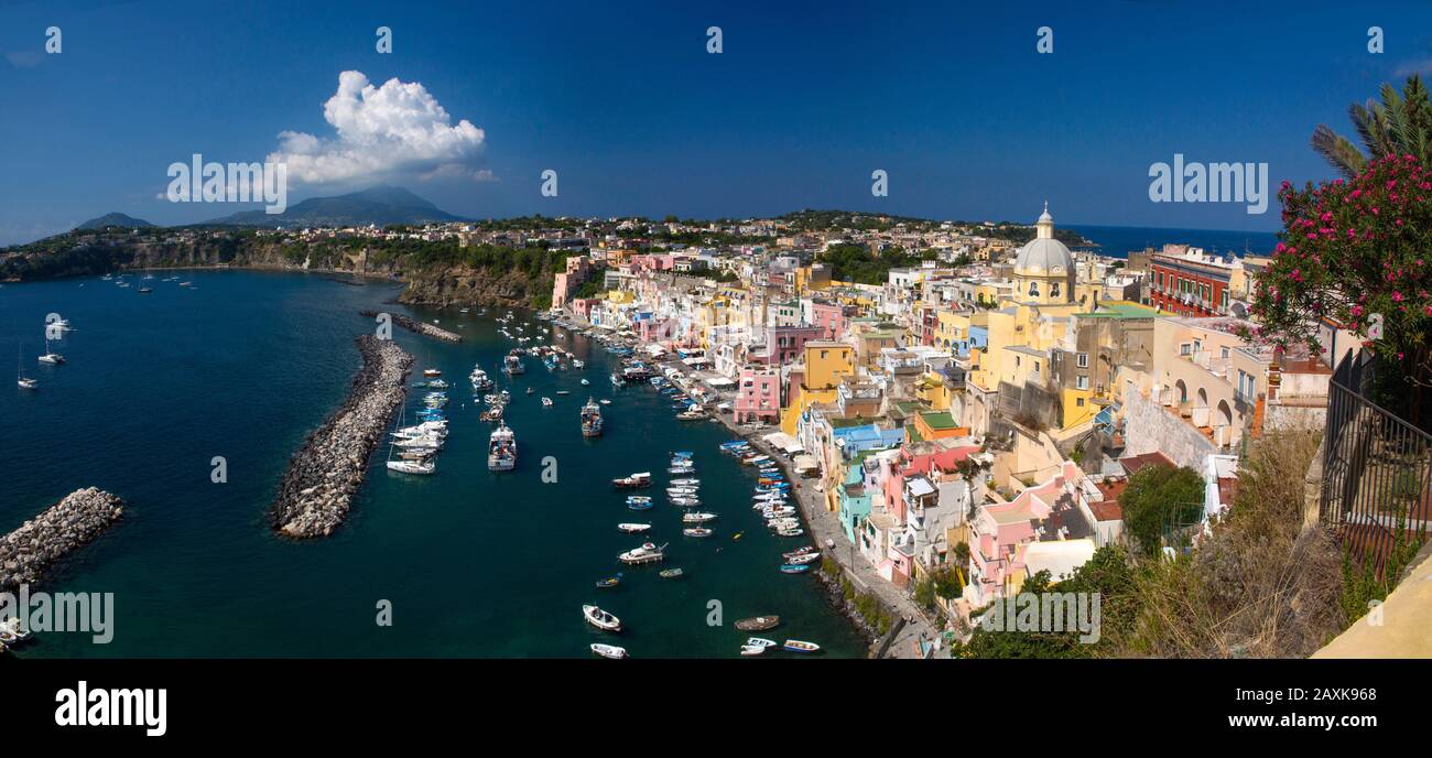 Procida auf der Insel Procida Stock Photo - Alamy