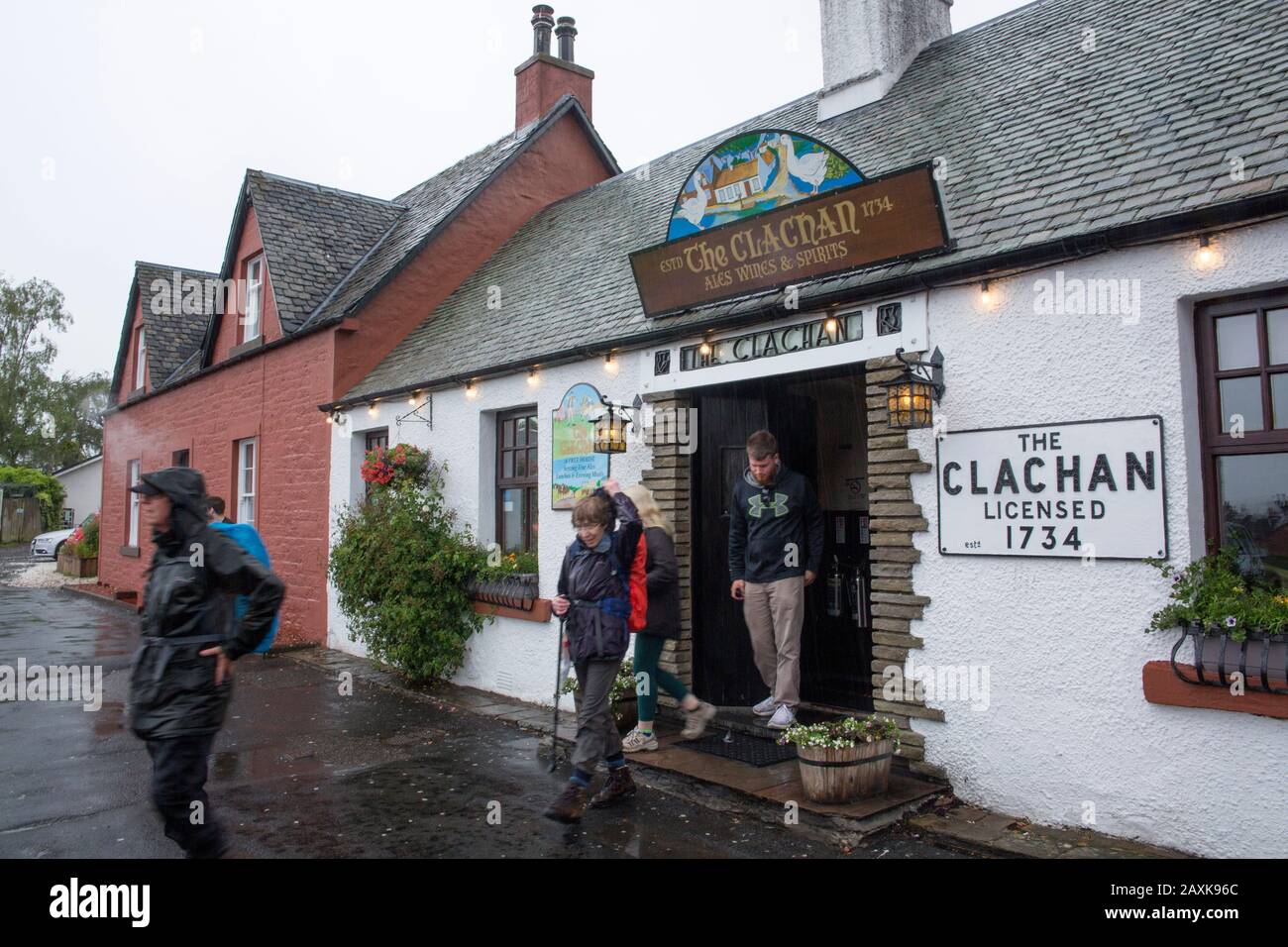 Clachan Inn, Drymen Aeltestes Pub in Schottland Stock Photo - Alamy