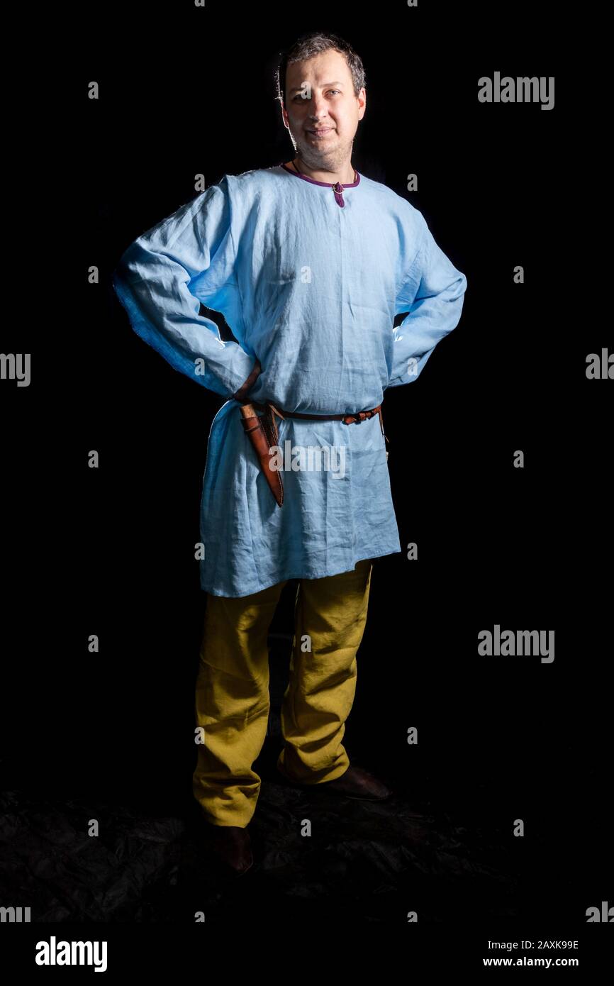 Medieval artisan costume hi-res stock photography and images - Alamy