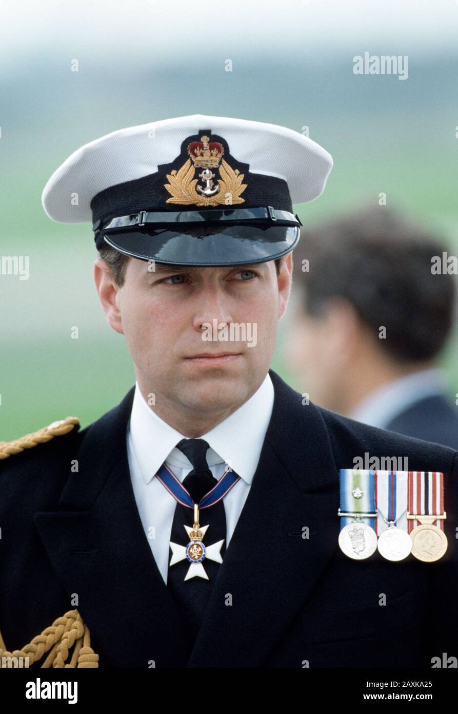 Prince andrew and sarah uniform hi-res stock photography and images - Alamy